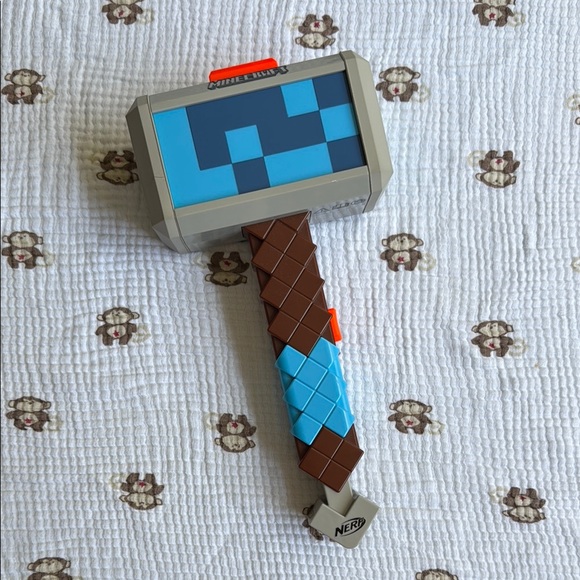 Nerf | Toys | Nerf Minecraft Stormlander Dartblasting Hammer Launcher ...